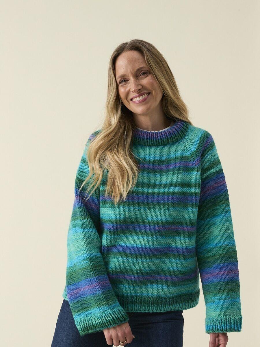 Circular Raglan Sweater Knitting Pattern for Sirdar Hayfield Spirit ...