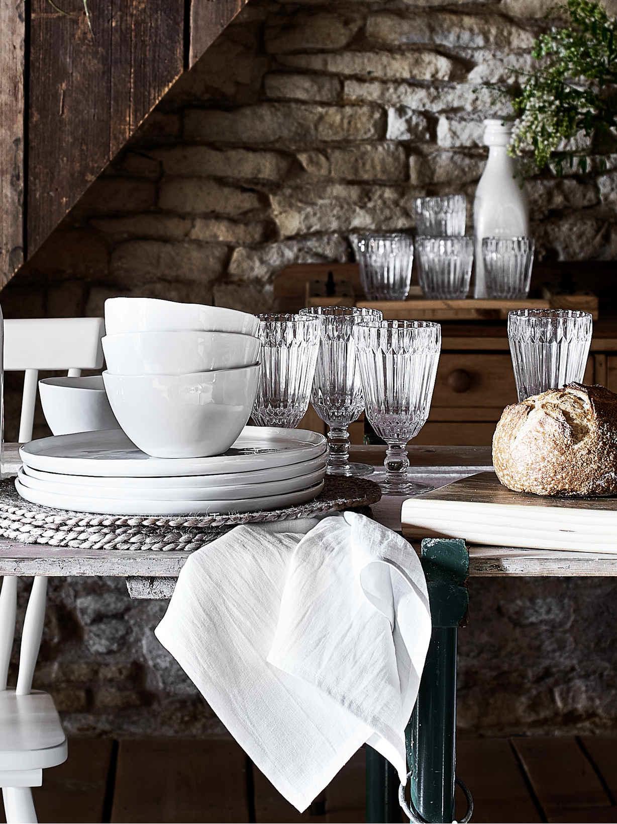 Nordic Touch Plates | Scandi Plates | Nordic Plates