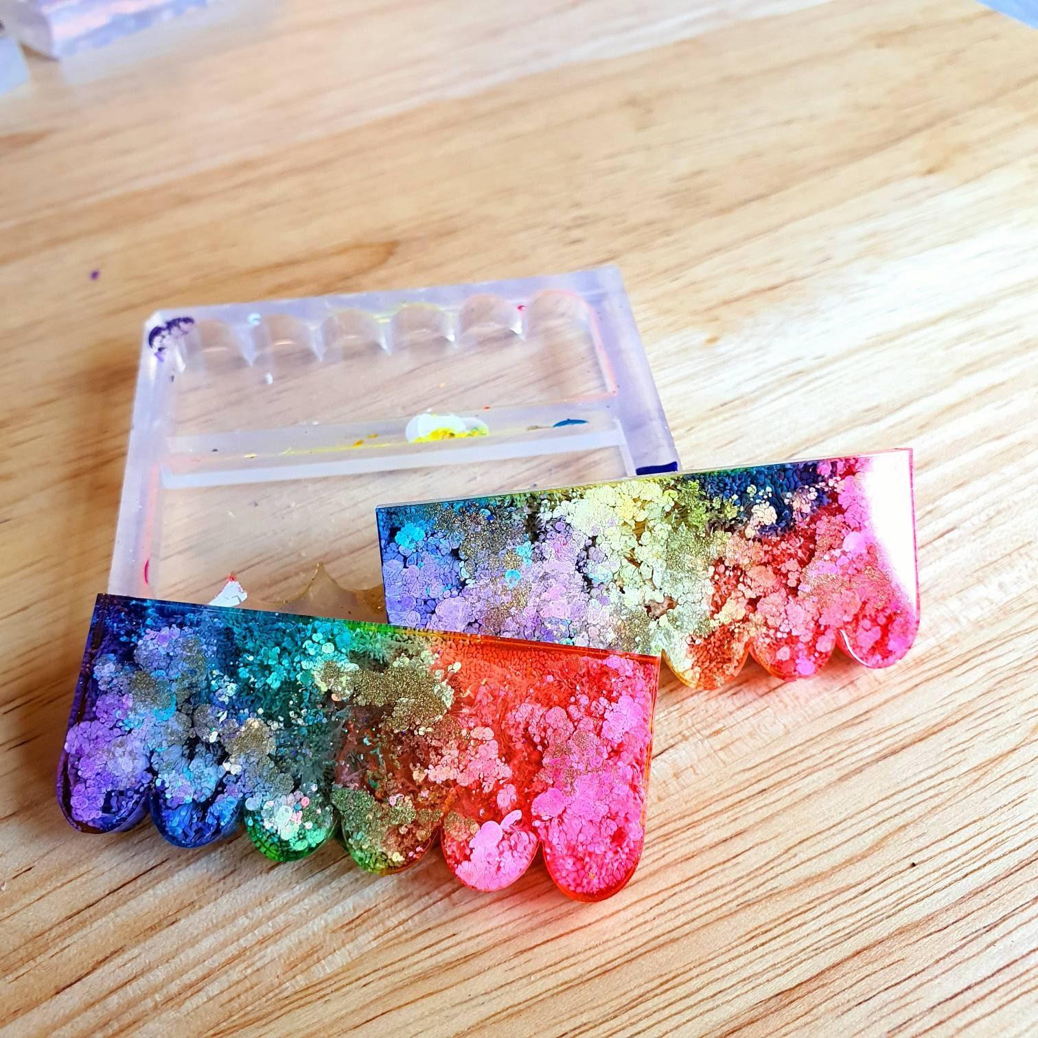 Jewellery shape mould Frilly edge pendants