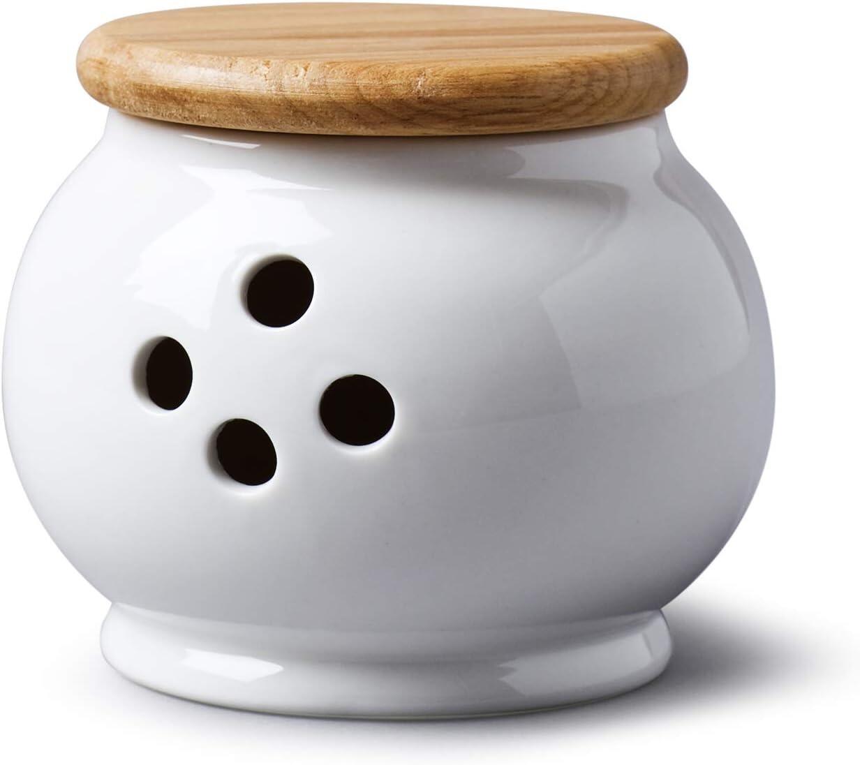 WM Bartleet & Sons Garlic Pot with Wooden Lid 9cm