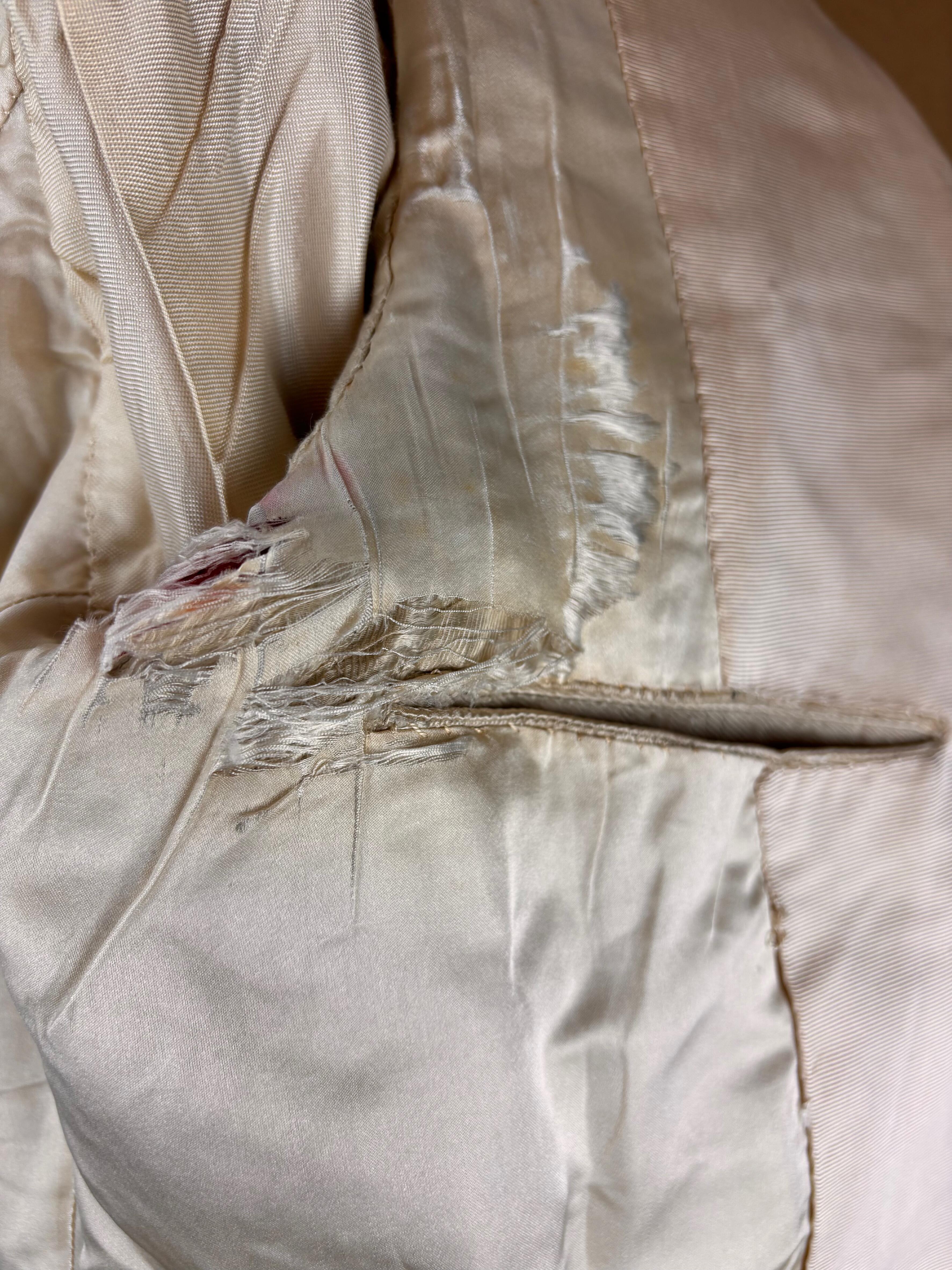 1920's red HUnt tails tailcoat size 36 38