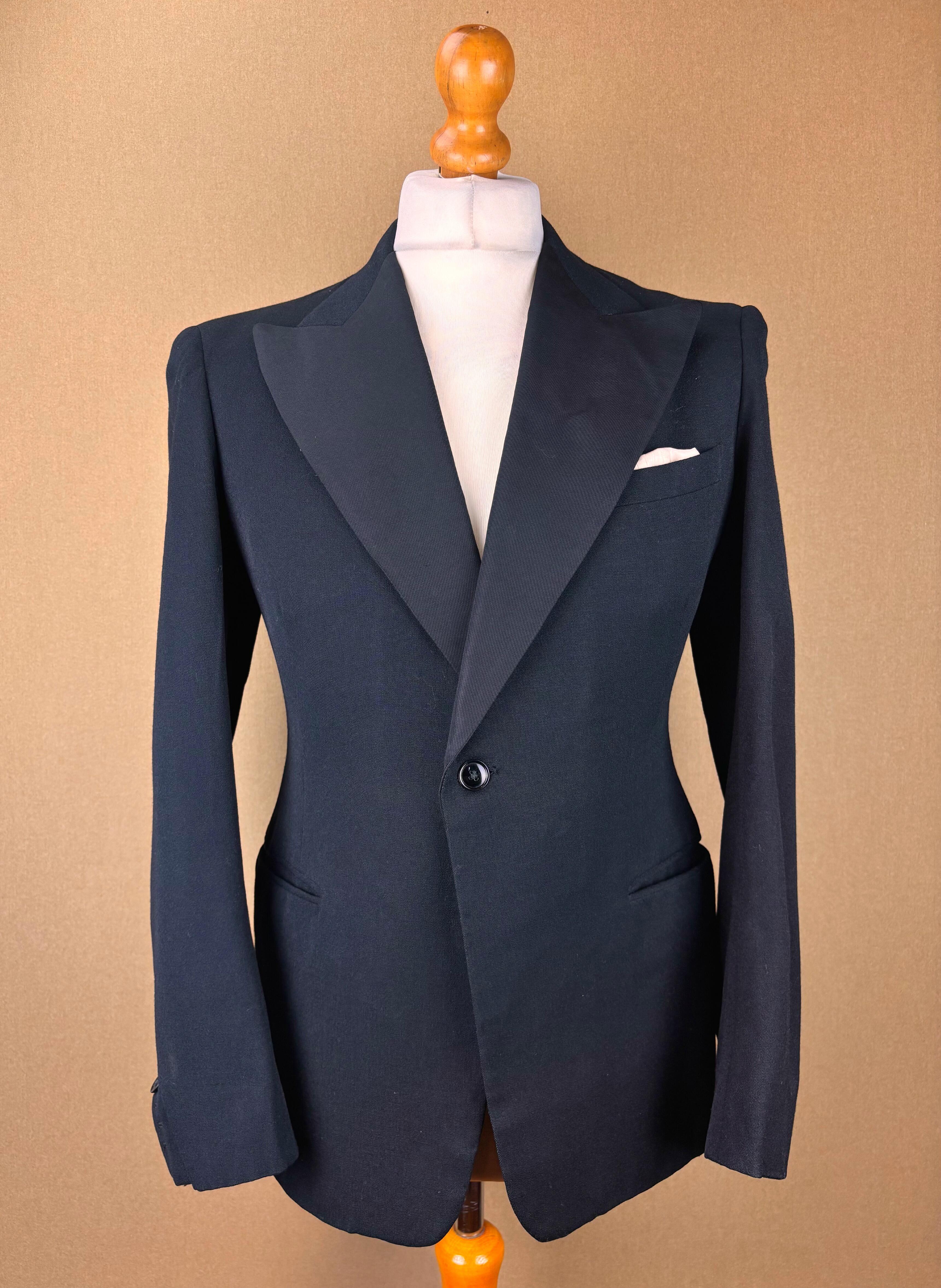 1930's single breasted peak dinner jacket size 40