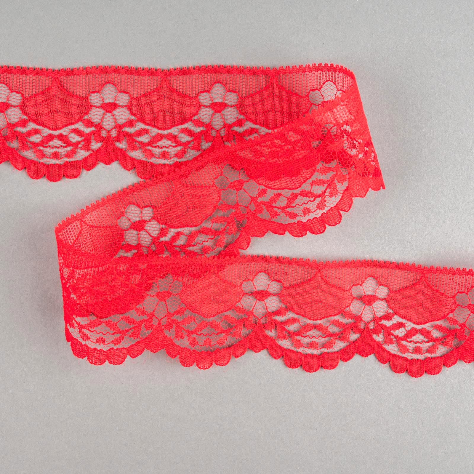 Flat Nylon Lace 40mm (widest point) x 25m NY/708