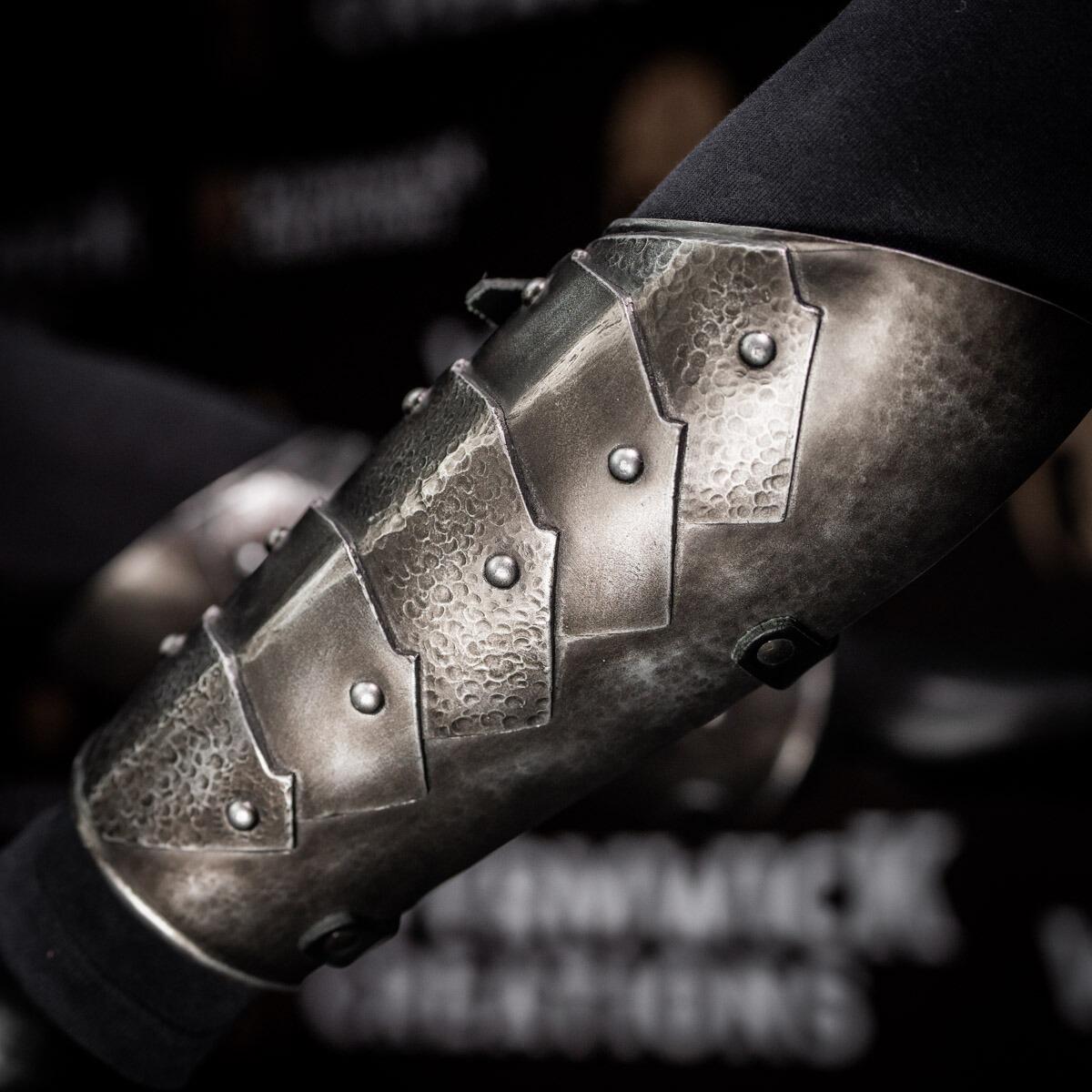 Larp armour Battleplate bracers