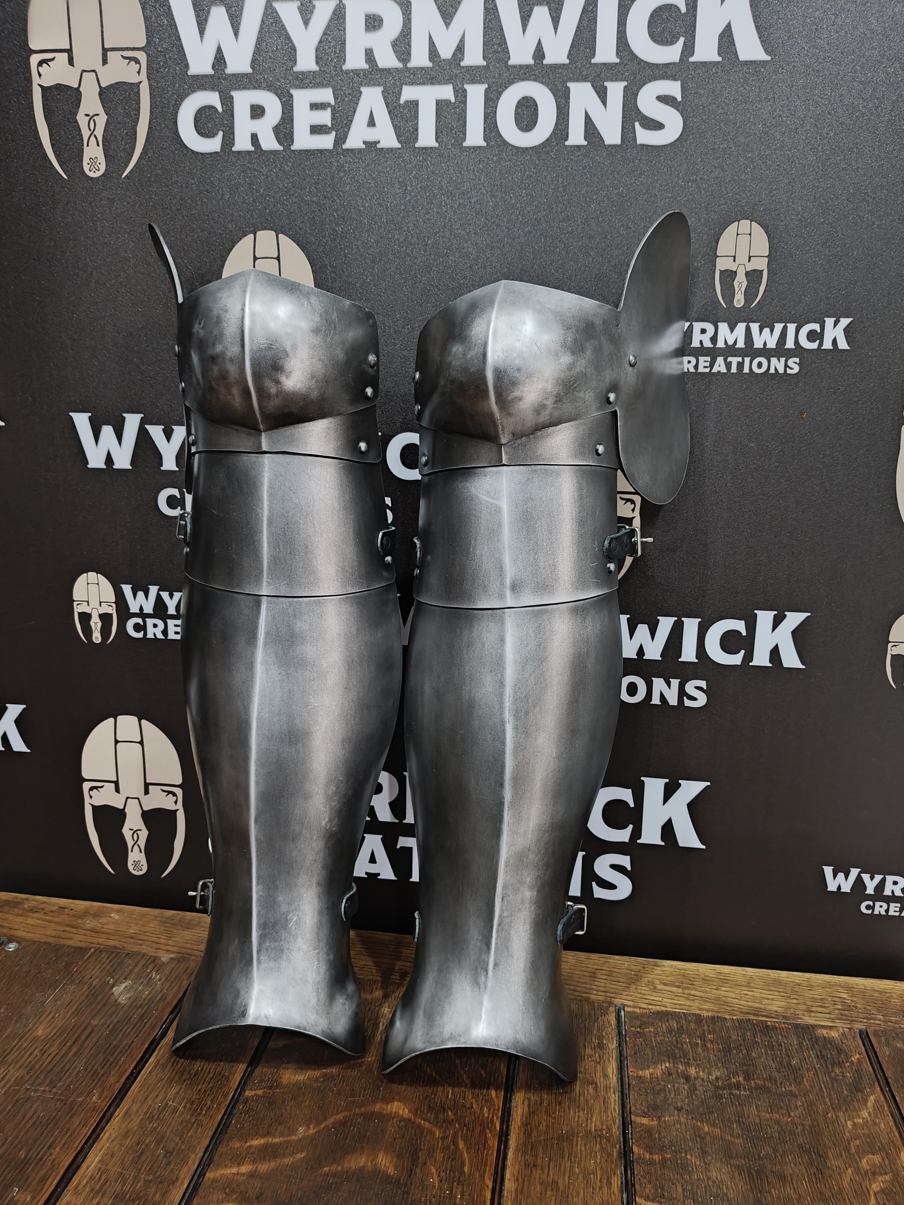 Larp armour Vanguard One Piece Greaves