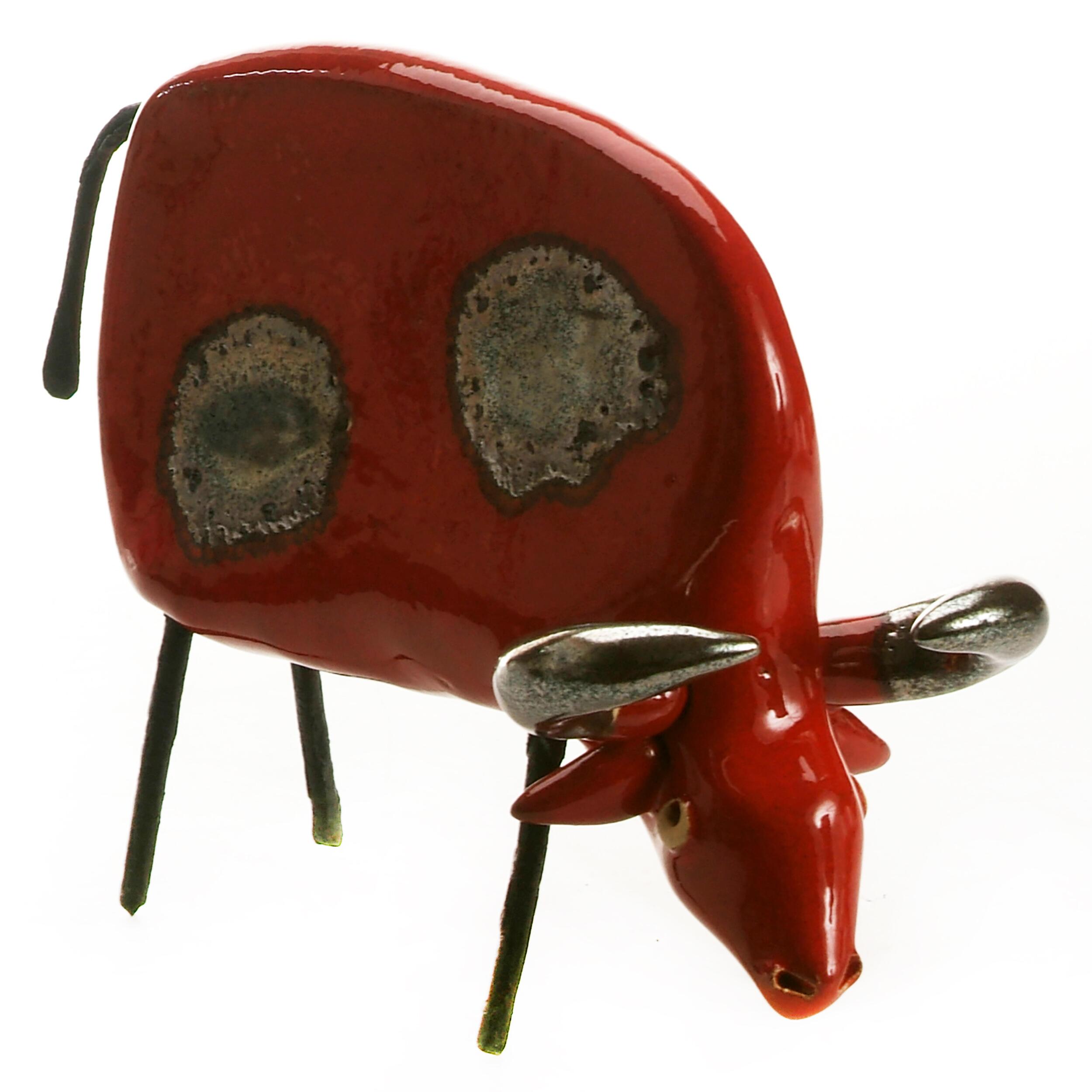 Stylish Highland Cow Large Statue | Red