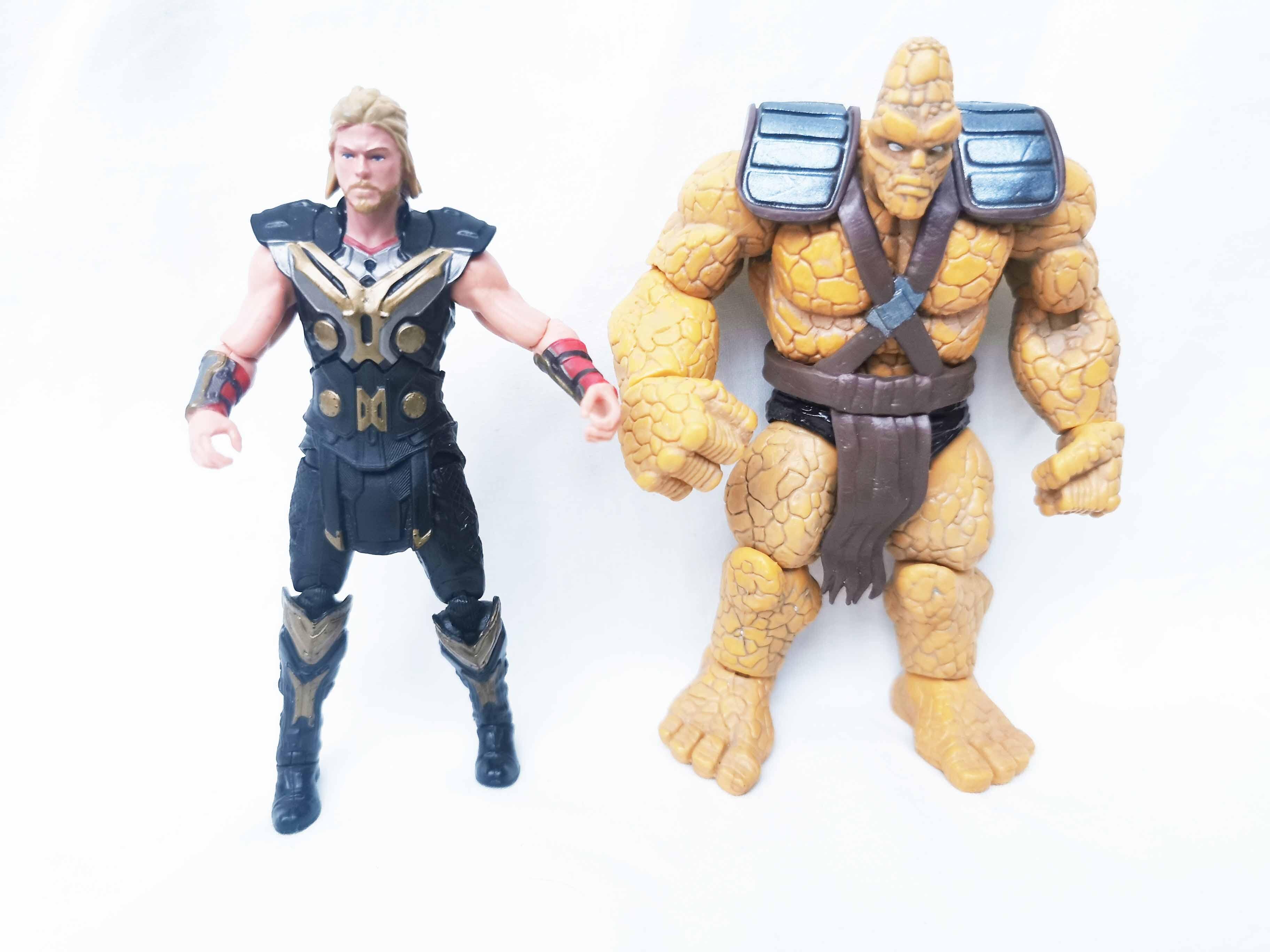 Thor and Korg Marvel Universe Avengers Movie 3.75 Action figures