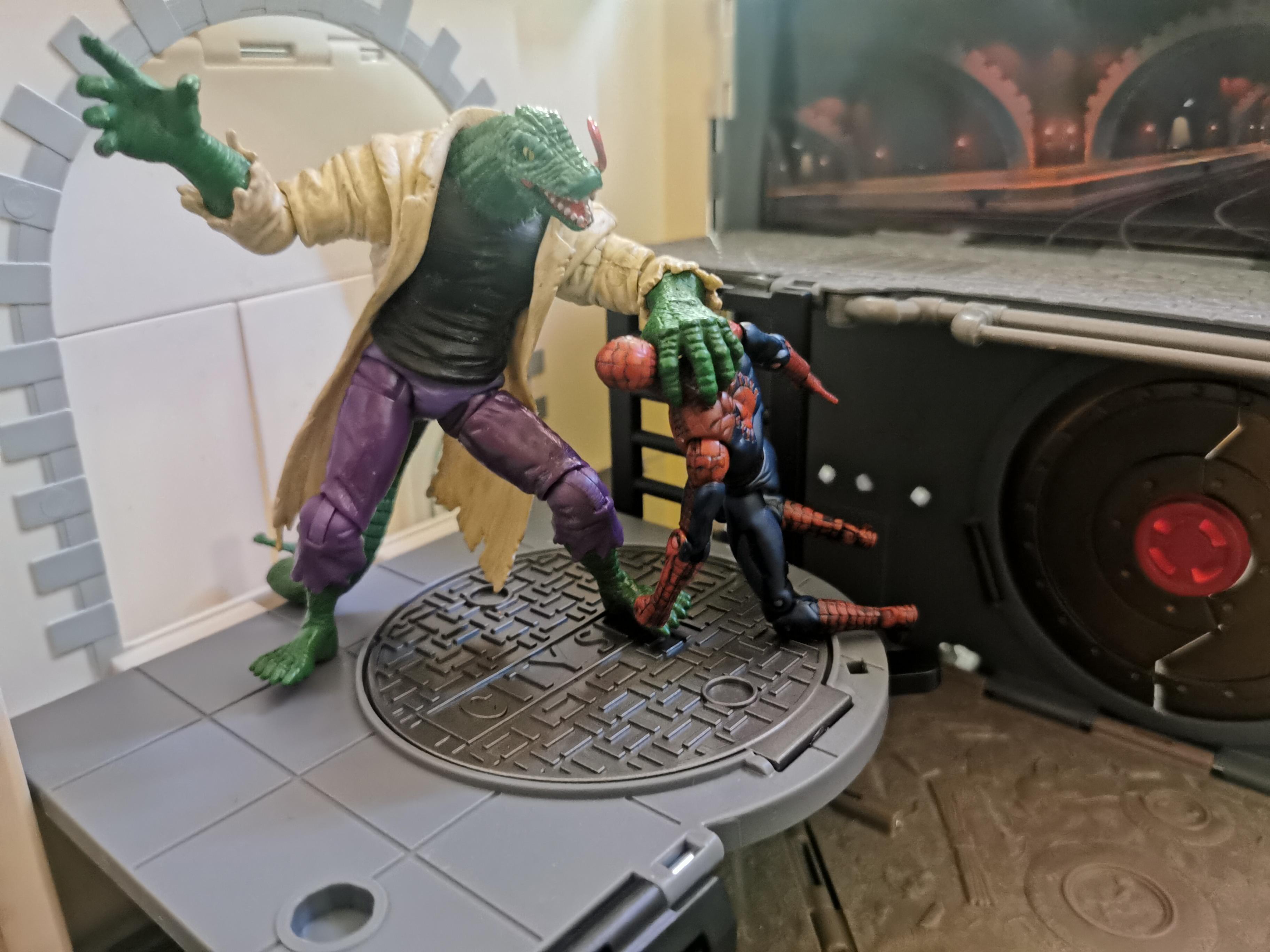 Spider-man vs The Lizard Sewer Battle Action Figures Marvel Universe 3.75