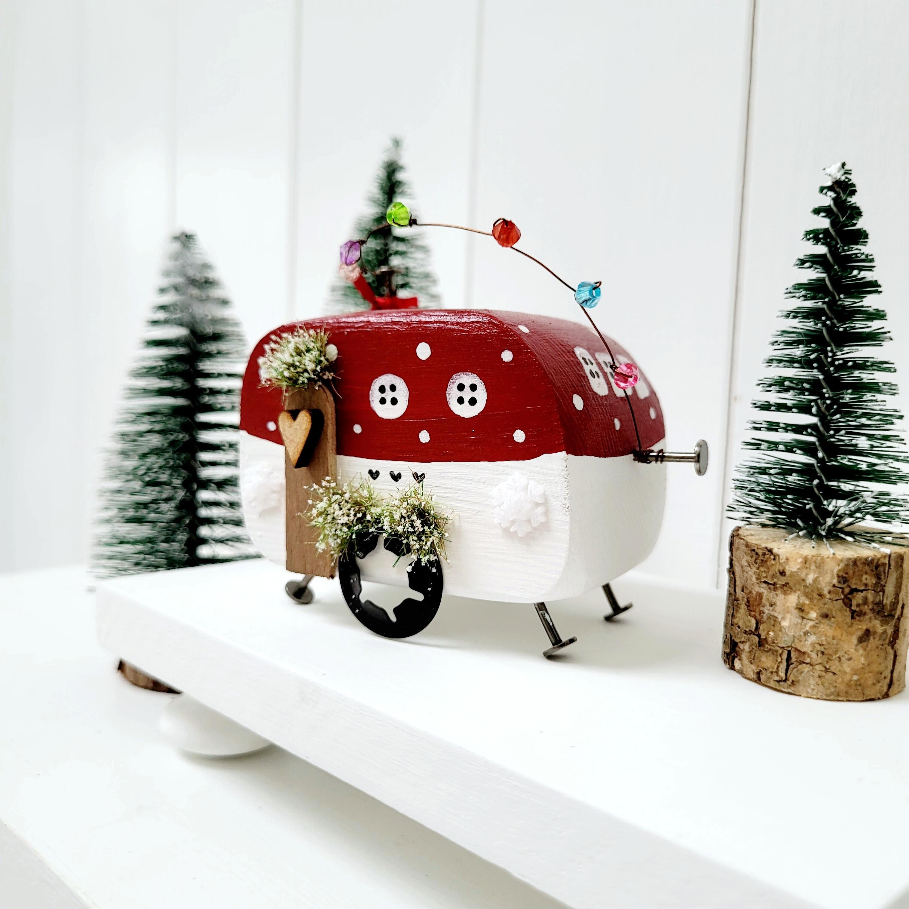 CHRISTMAS CARAVAN ♡ FREESTANDING