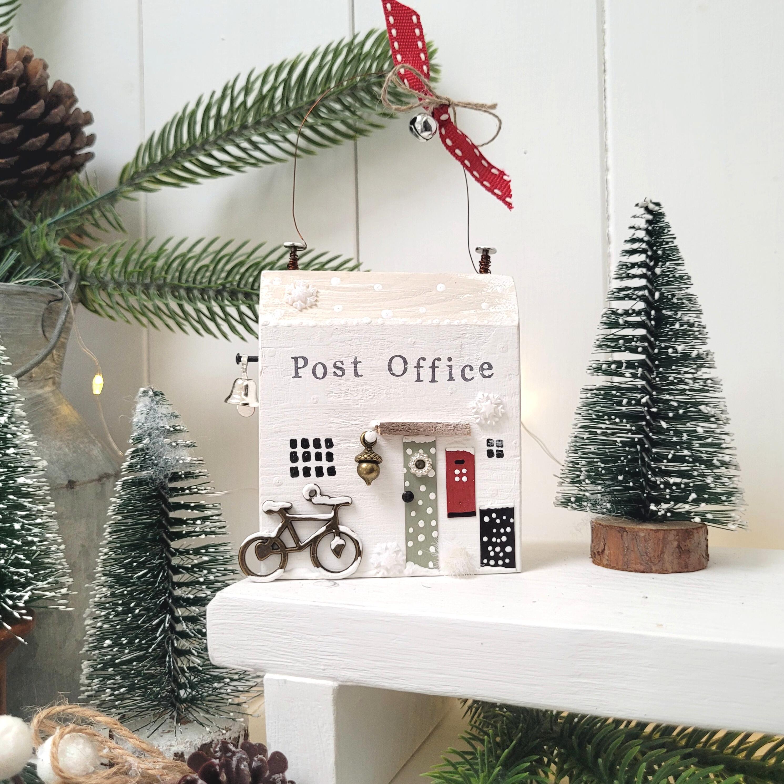 POST OFFICE AT CHRISTMAS