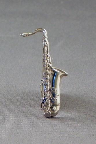 Wholesale 20 x Chrome Saxophone Pin Badges | Wholesale Enamel Pin Badges UK