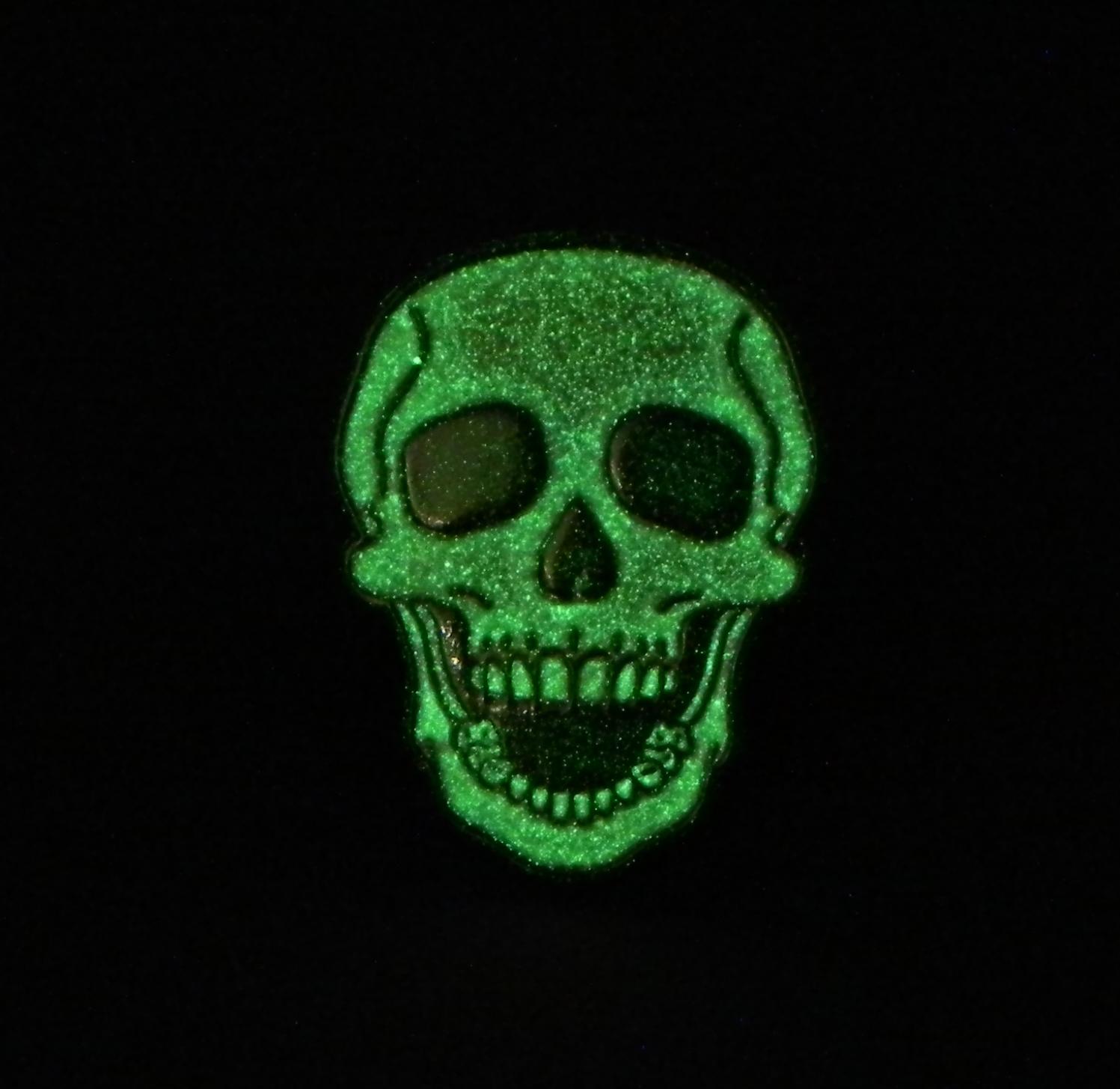 Wholesale 20 x Glow in the Dark Skull Pin Badge | Wholesale Enamel Pin ...