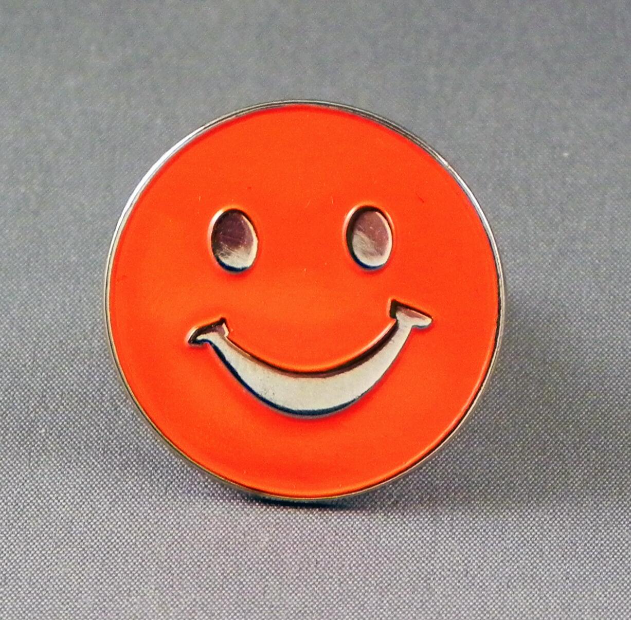 Pin Orange Smiley Wide