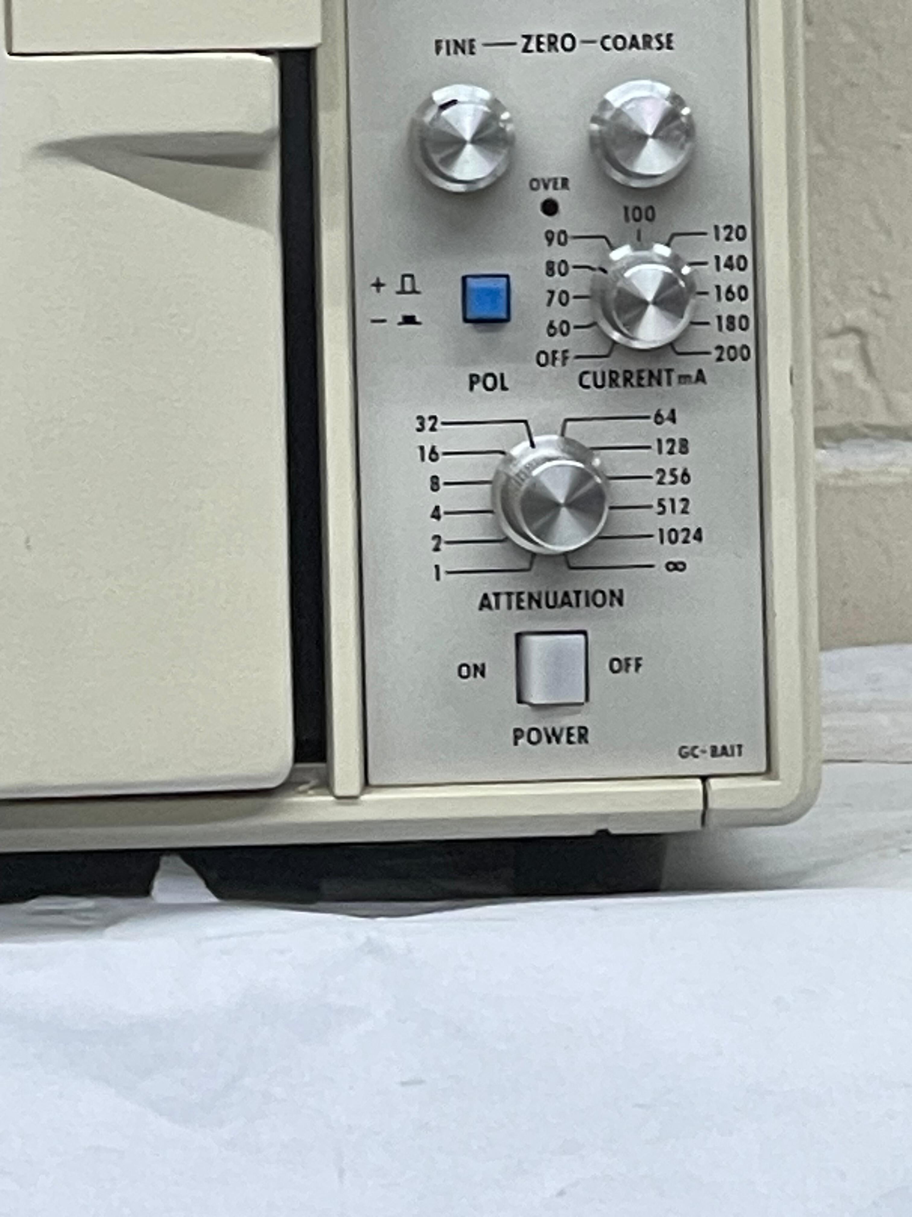 Shimadzu GC-8A Gas Chromatograph
