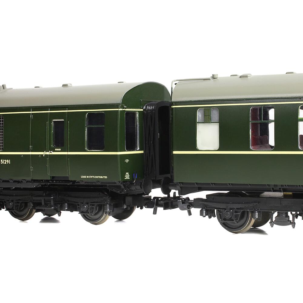 Bachmann Branchline 31-326B Class 105 2-Car DMU BR Green (Speed Whiskers)