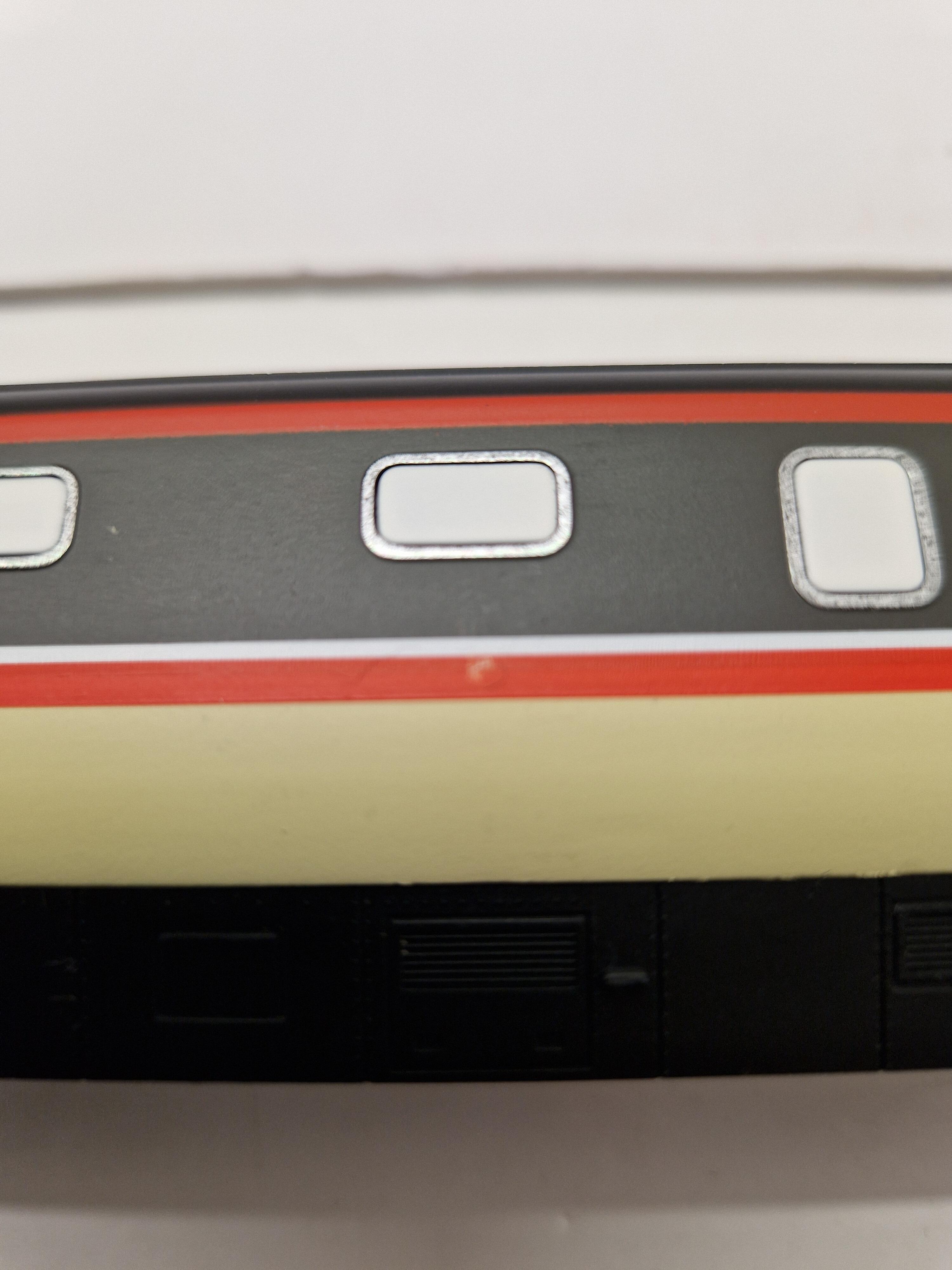 Hornby R4592 BR Inter City Executive MK3 Buffet Car 40355