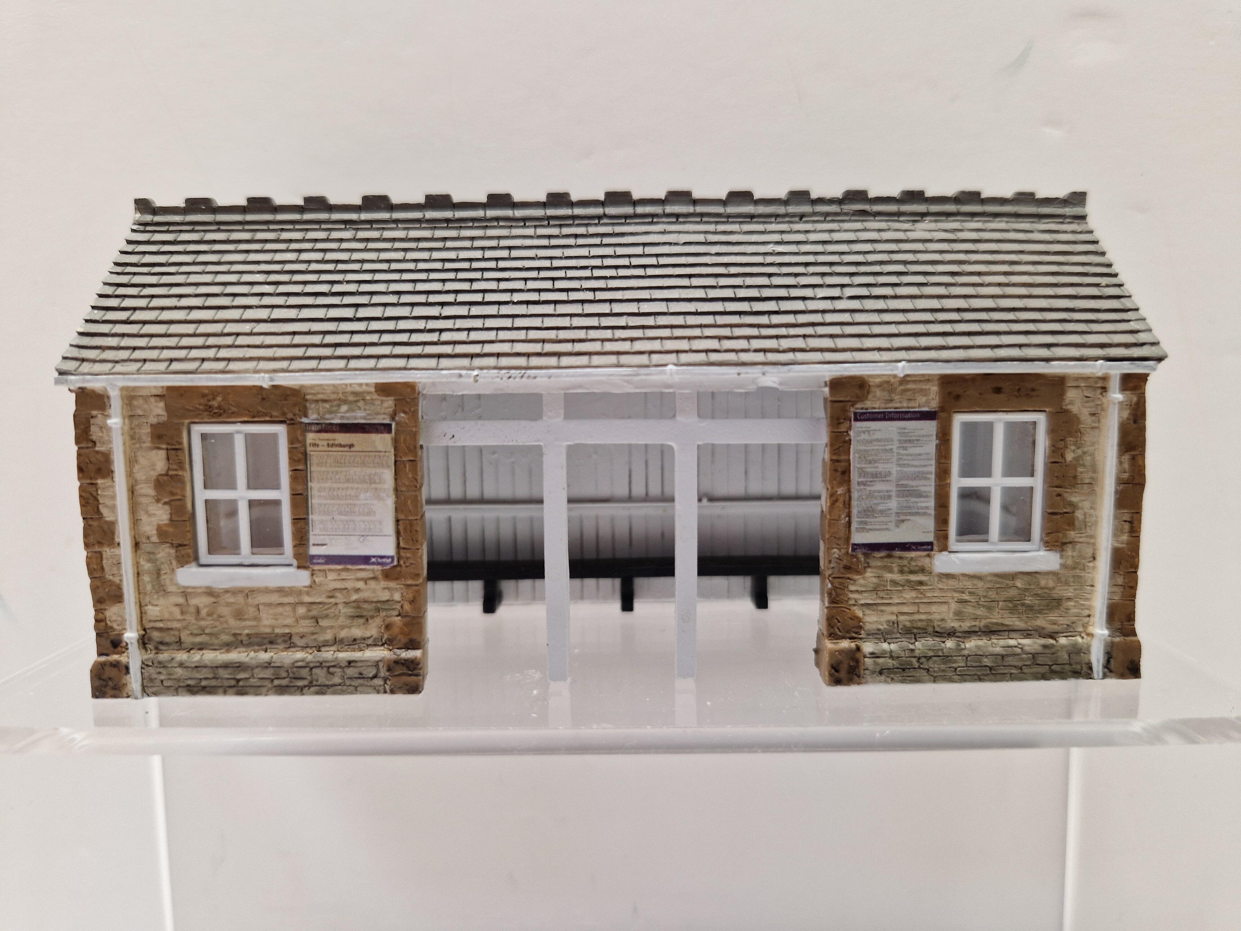 Scenecraft 44-0096 OO Gauge Stone Waiting Room, resin model