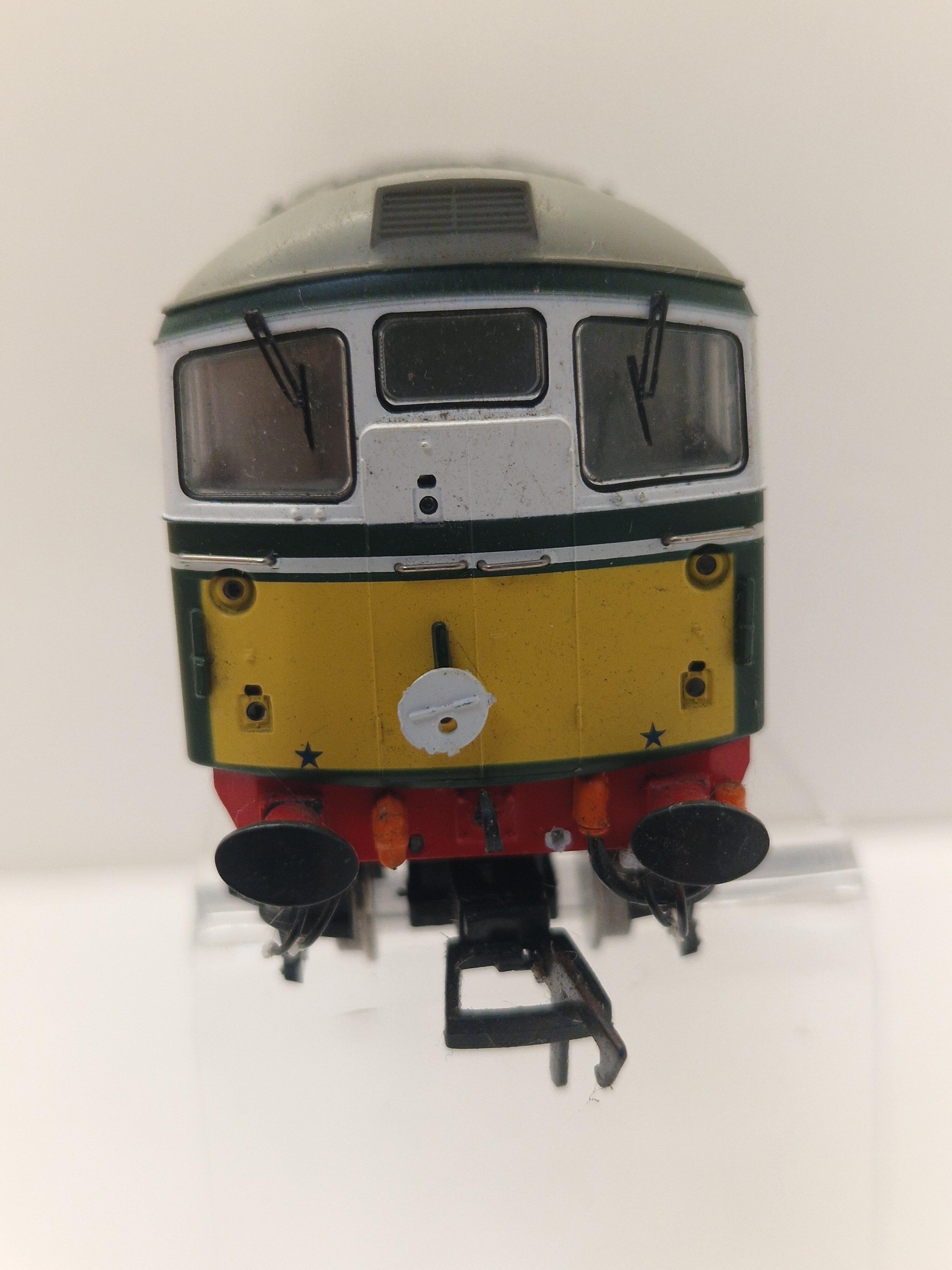Heljan 26641 Class 26 D5302 BR Green small yellow warning panels, DCC Ready