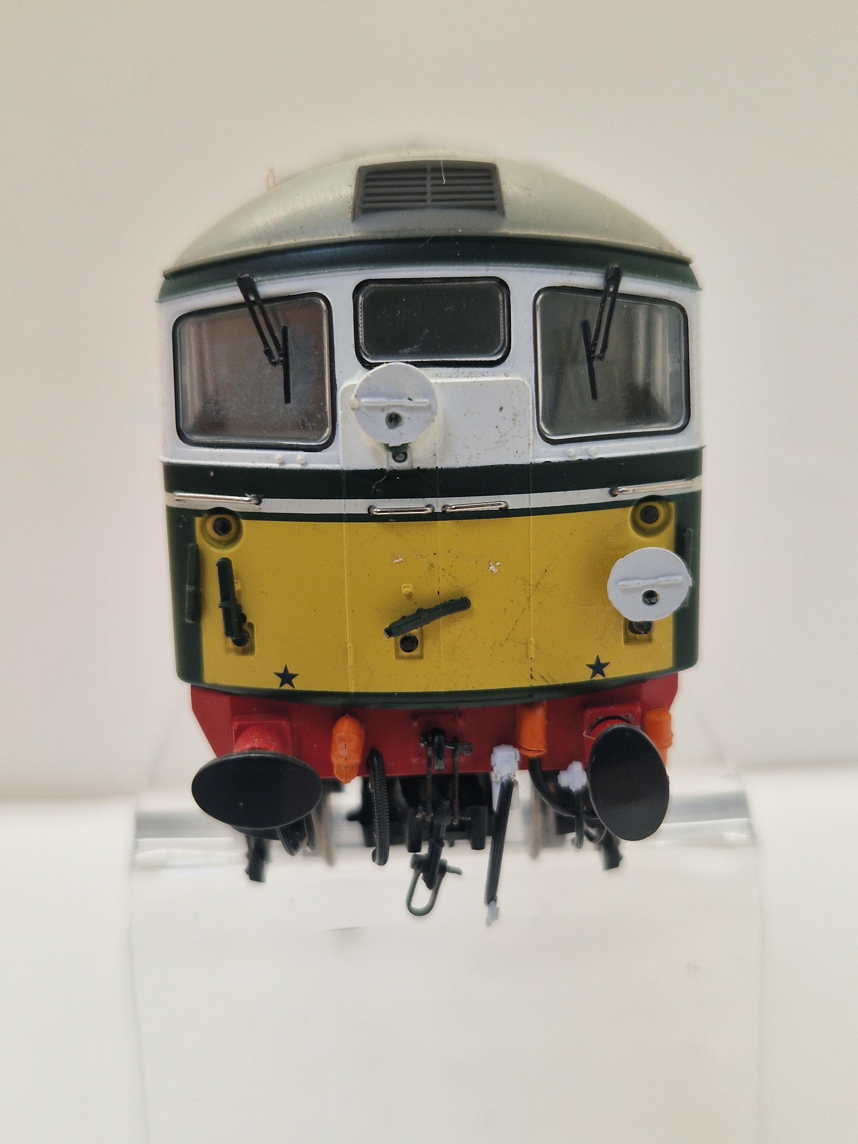 Heljan 26641 Class 26 D5302 BR Green small yellow warning panels, DCC Ready