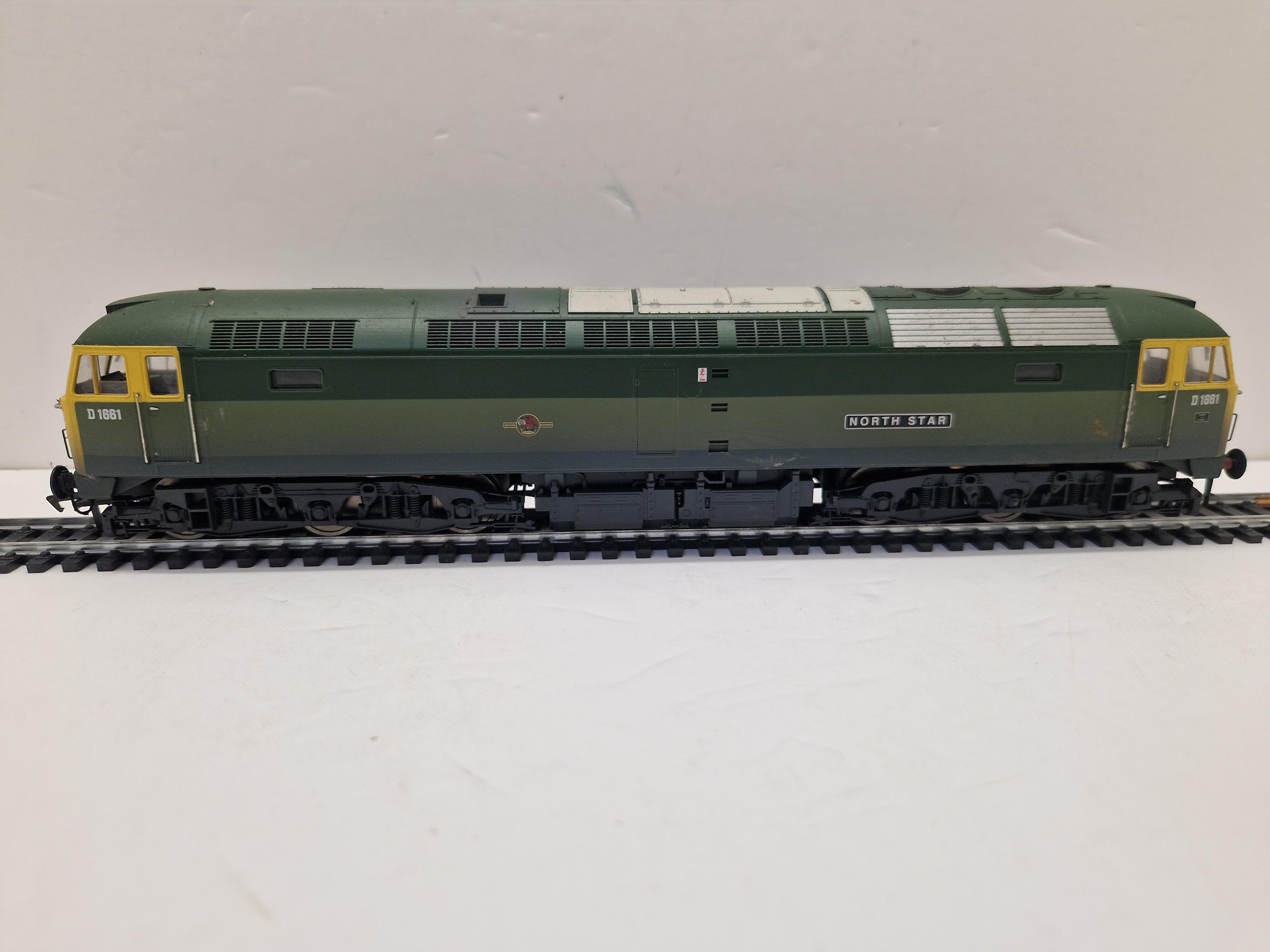 Heljan 4794 Class 47 D1661 North Star, two tone green full yellow ends ...