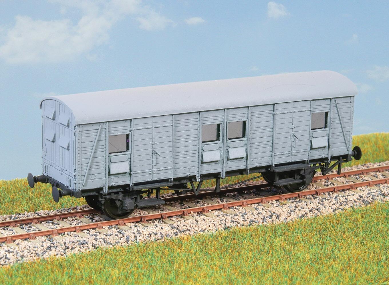 PC39 PARKSIDE-R/Stock Kit-OO/HO-SR CCT Parcels Van