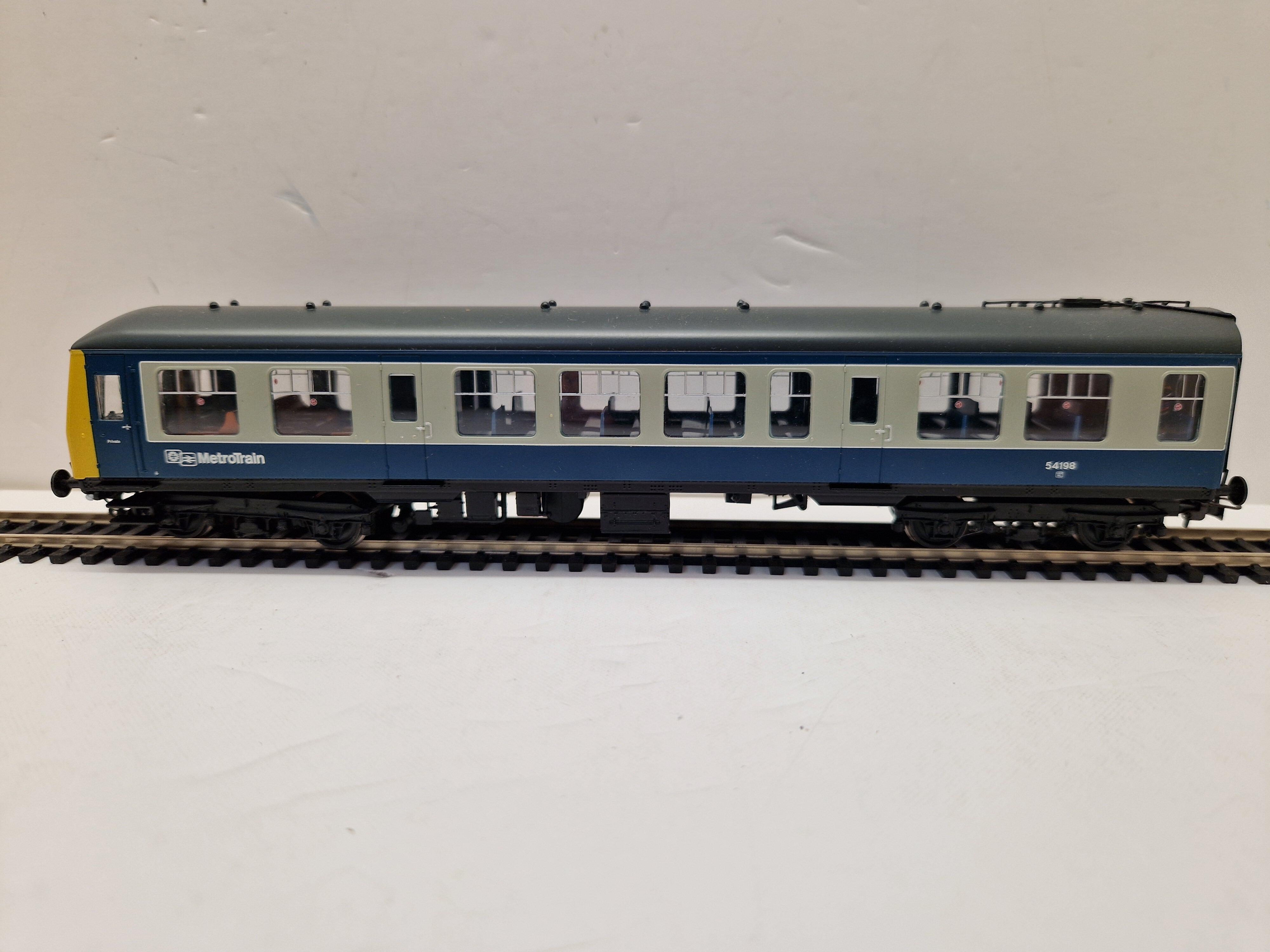 Bachmann 32-905 Class 108 2 Car DMU in BR Blue & Grey DCC Ready