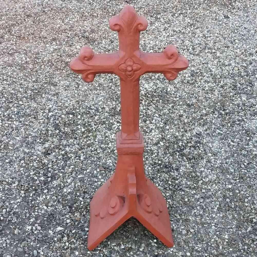 Castle scrolled tudor cross ridge finial