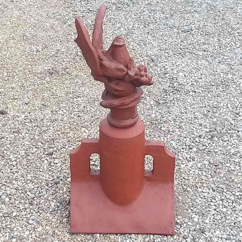Double arch sabre dragon ridge finial