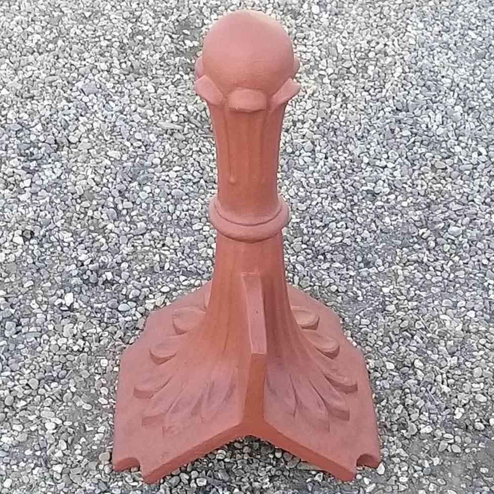 Column 6 leaf ball finial