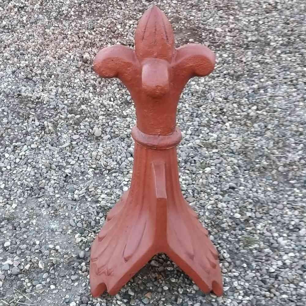 Column old fleur roof finial