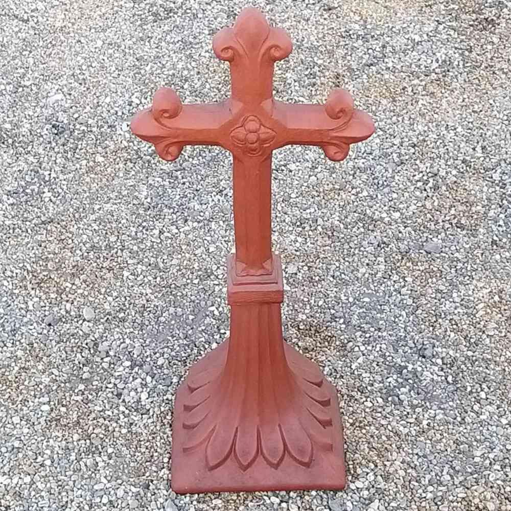 Angled block end tudor cross ridge finial