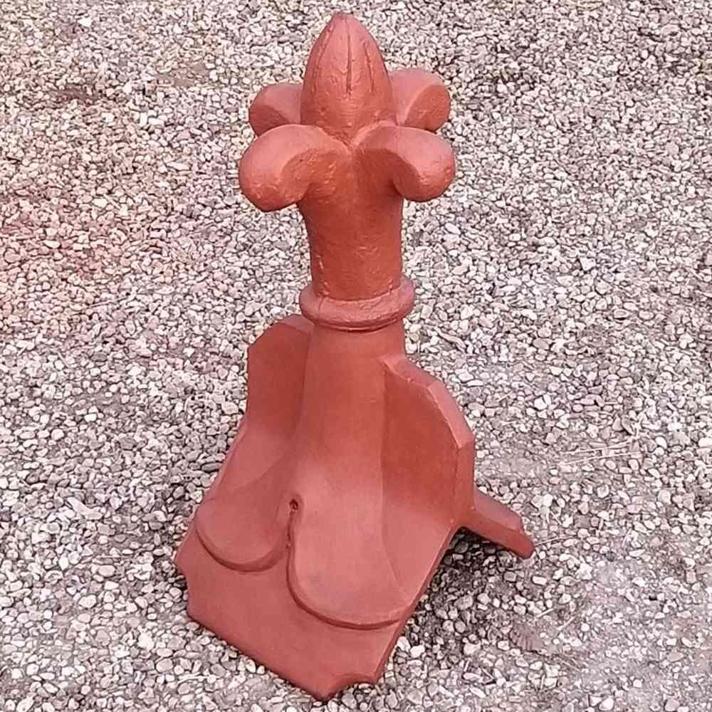 Gable end old fleur finial