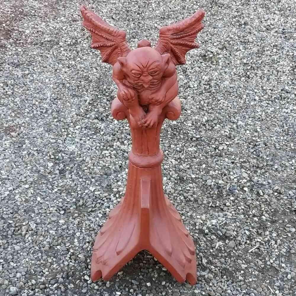 Column ridge gargoyle finial