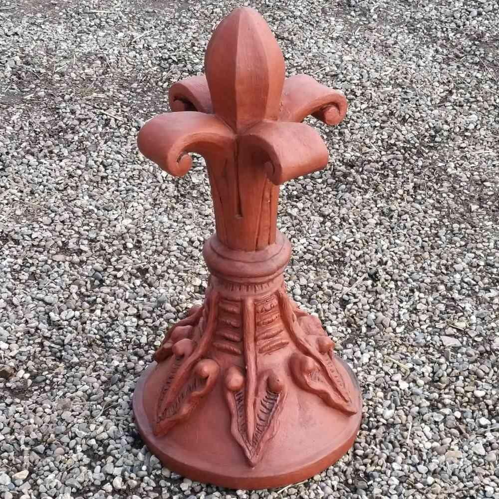 Large round spike fleur finial