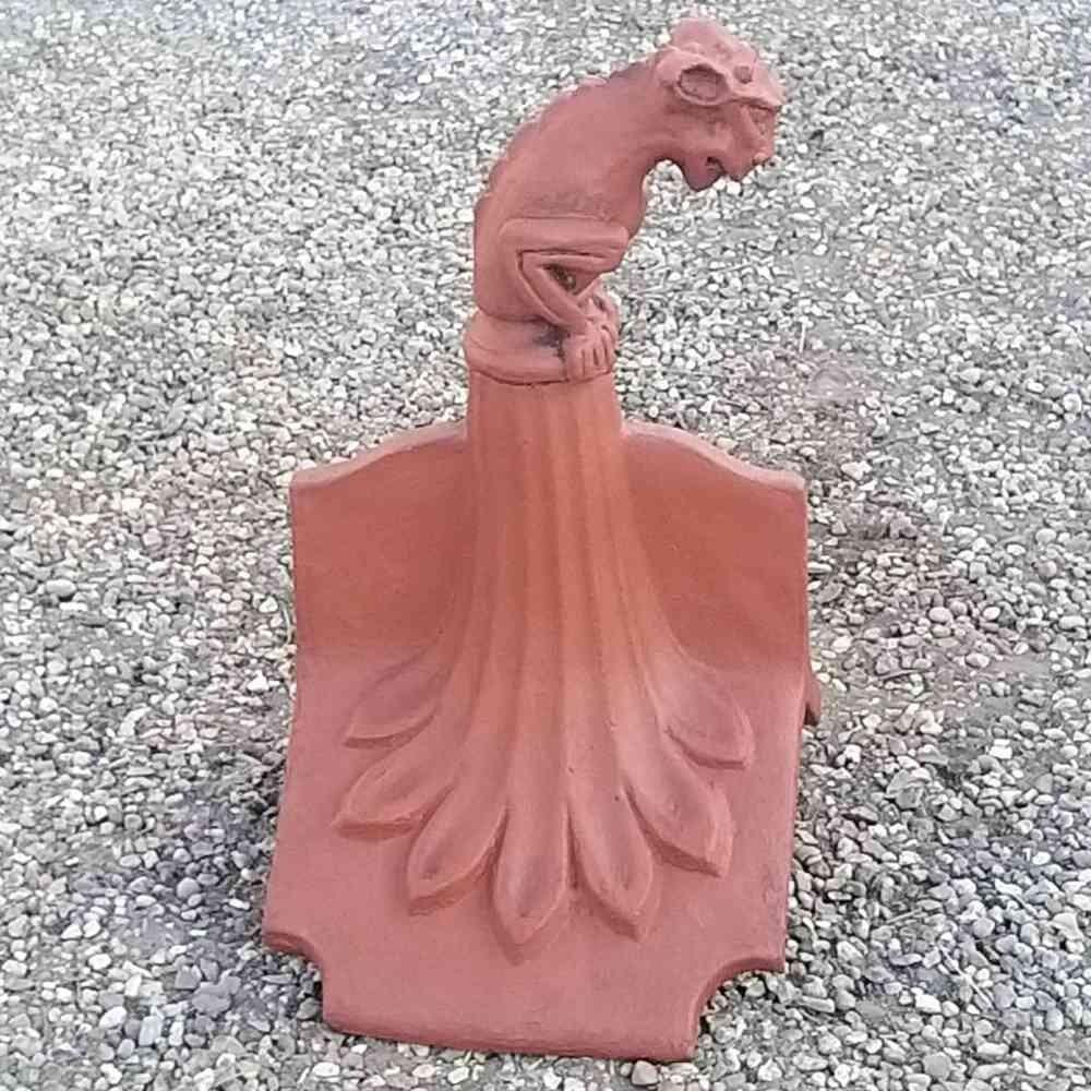 Column horned gargoyle finial