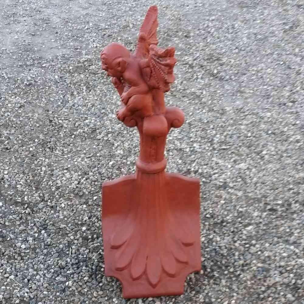 Column ridge gargoyle finial