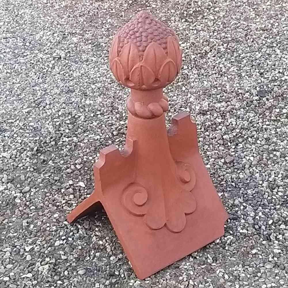 Castle scrolled grape finial