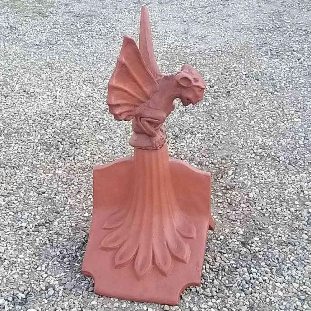 Column winged gargoyle finial