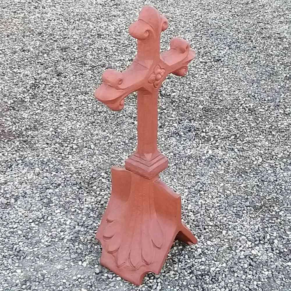Column tudor cross ridge finial