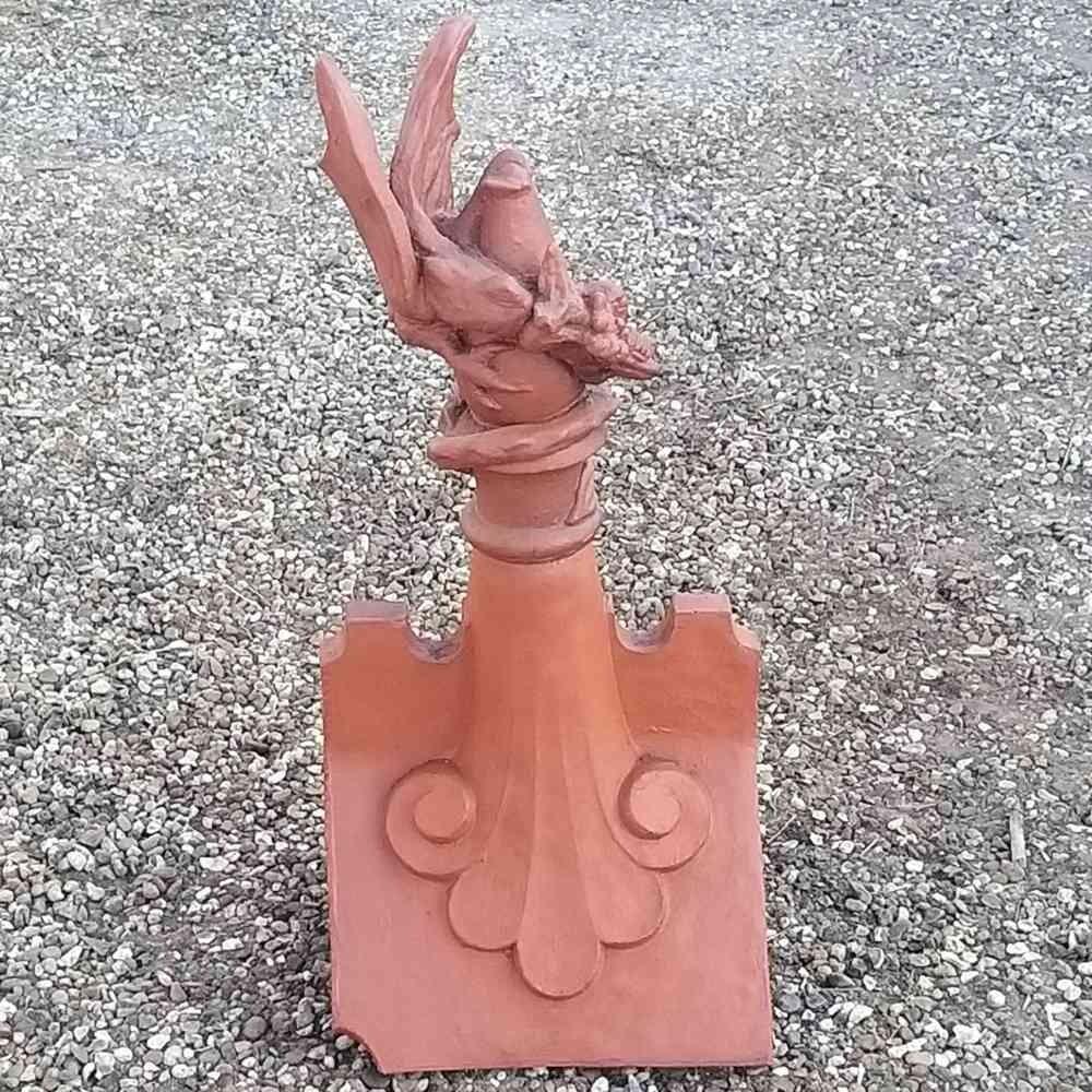 Castle scrolled sabre dragon ridge finial