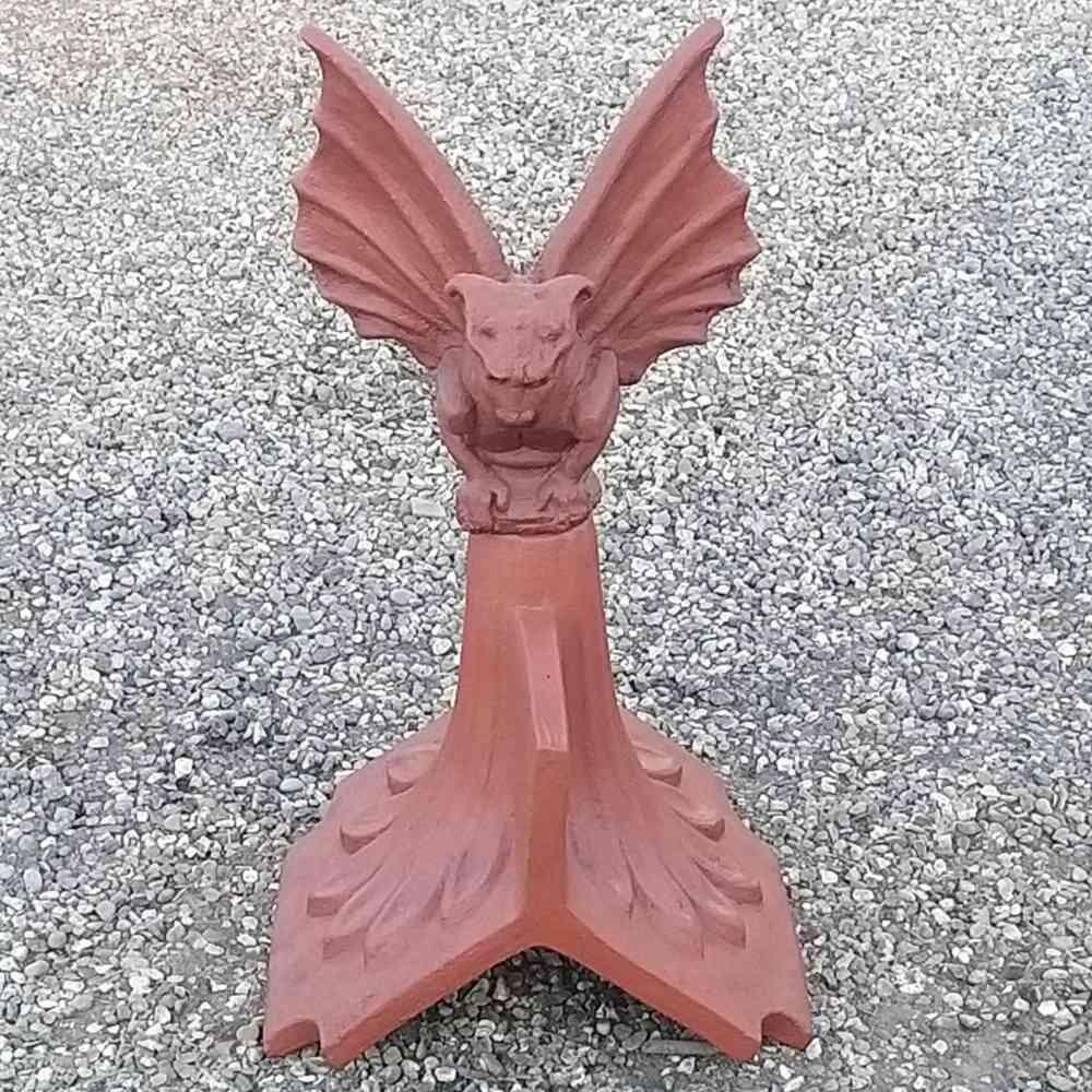 Column winged gargoyle finial