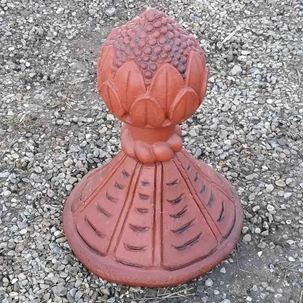 Round grape ridge finial