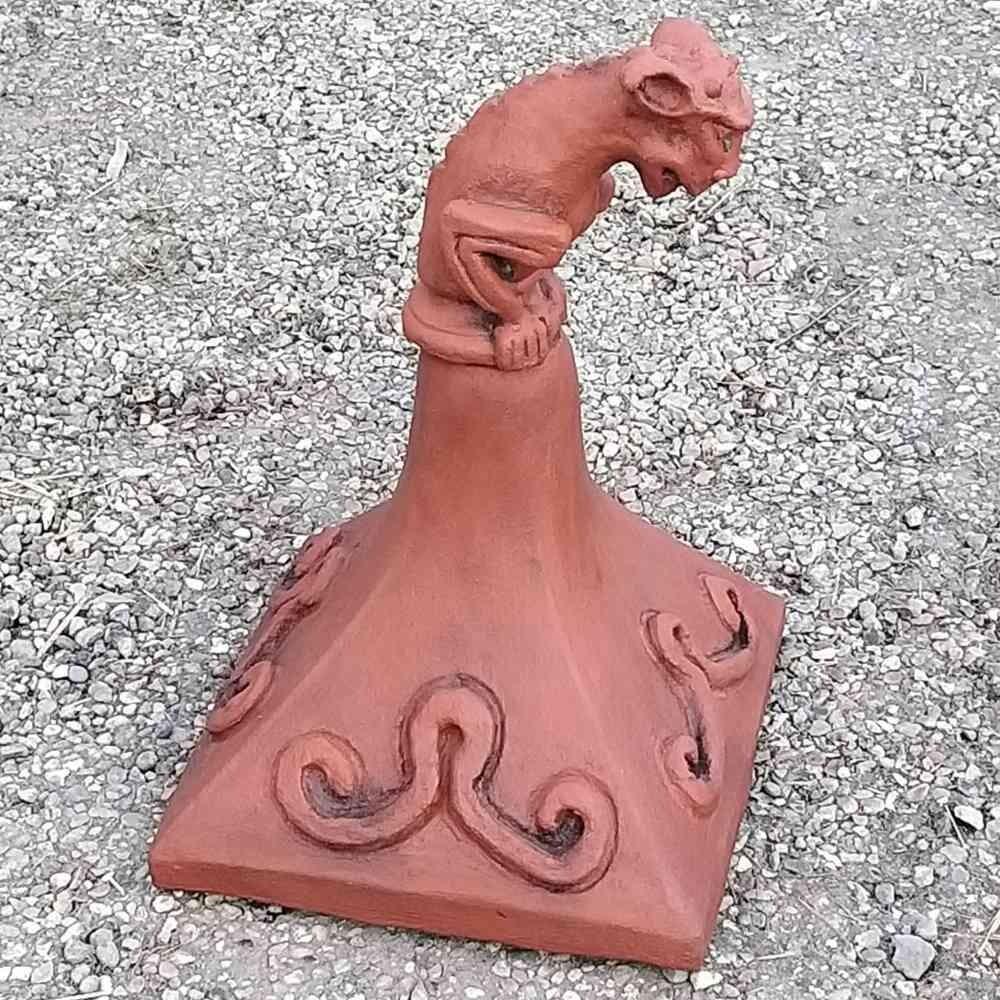 Small horned gargoyle square roof finial