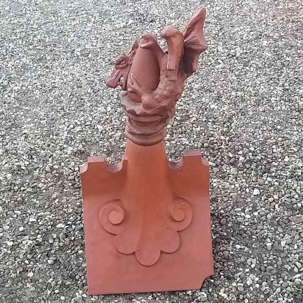 Castle scrolled sabre dragon ridge finial