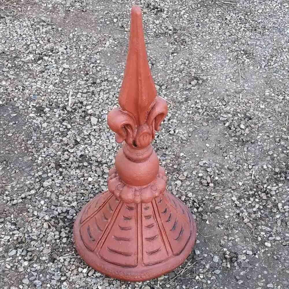 Round spire finial