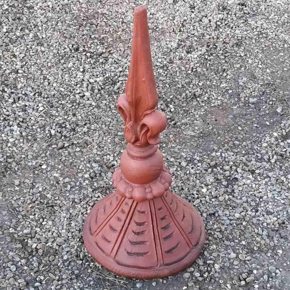 Round spire finial