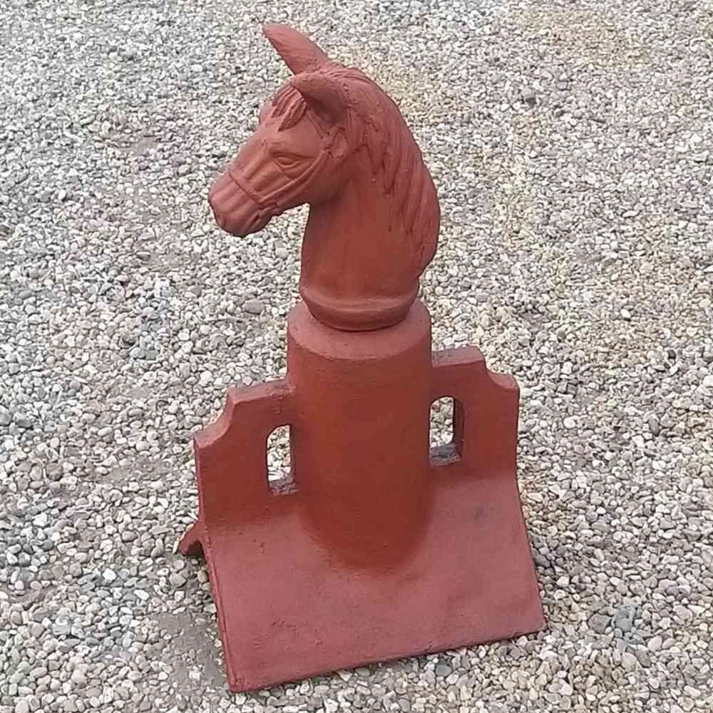 Double arch horse head roof finial