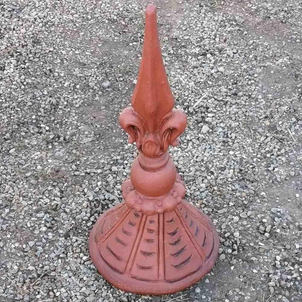 Round spire finial