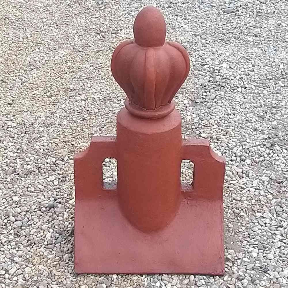 Double arch coronation crest finial