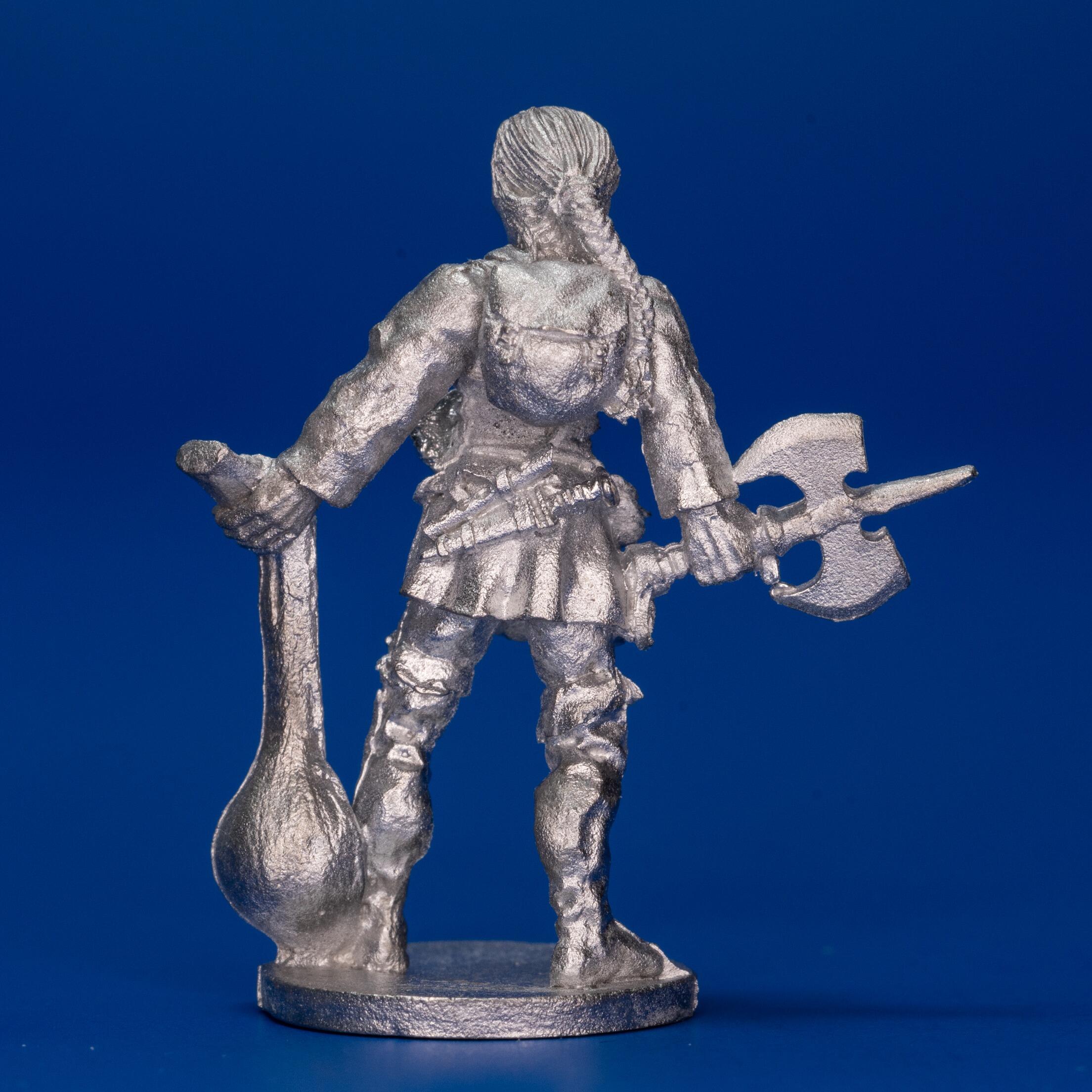 15054 Female Skald, Bard DSA